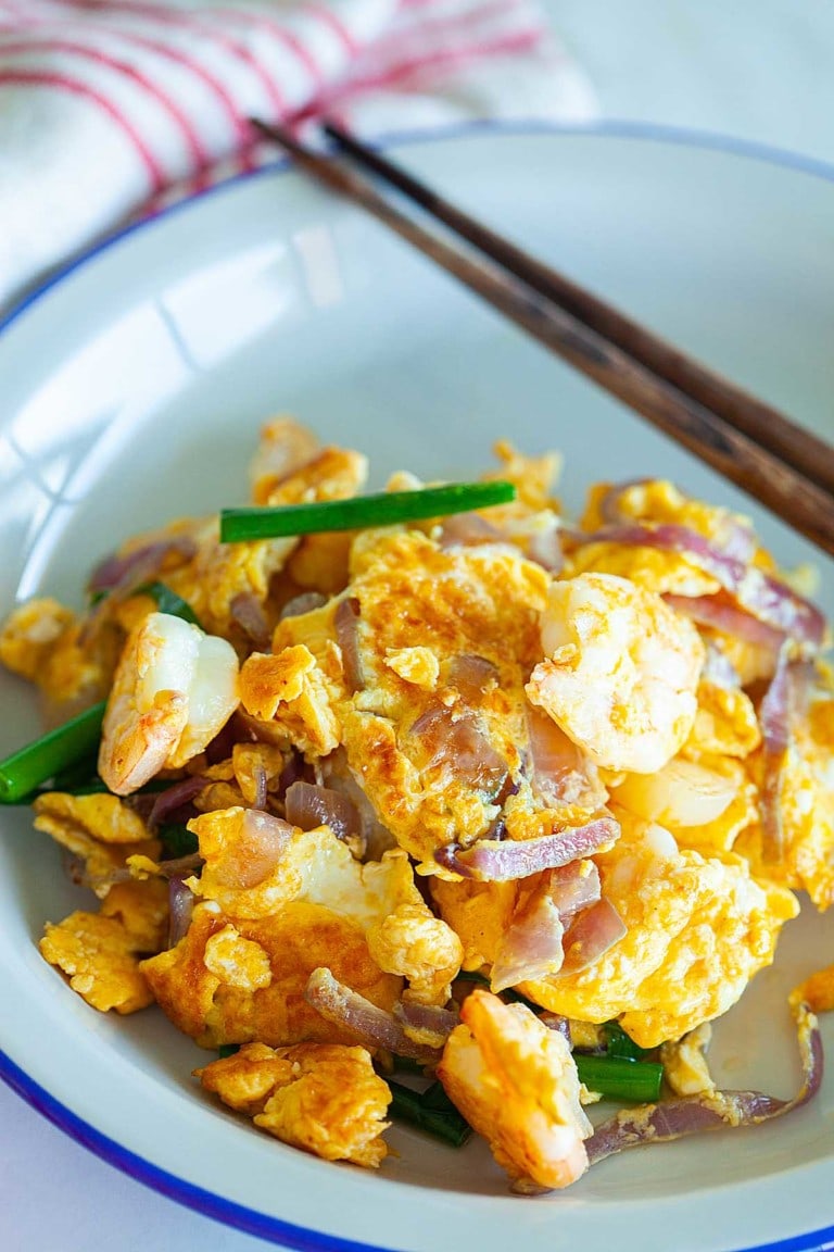 Shrimp Omelette - Chinese Shrimp Omelet - Rasa Malaysia