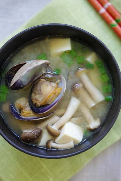 Asari Miso Soup (Miso Soup with Clams) - Rasa Malaysia