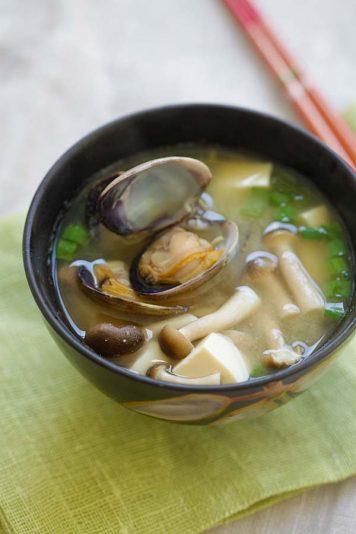 Asari Miso Soup (Miso Soup with Clams) - Rasa Malaysia