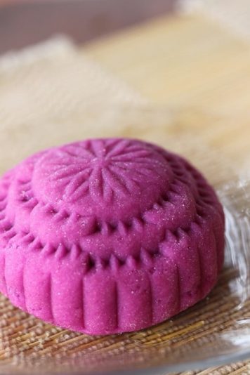 Snow Skin Mooncake (Chinese Crystal Mooncake) - Rasa Malaysia