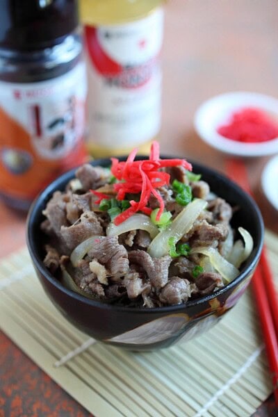 Gyudon (Easy Japanese Beef Bowl with Ginger and Soy) - Rasa Malaysia