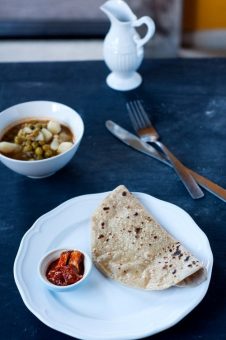 Chapati (Easy Indian Flat Bread Recipe) - Rasa Malaysia
