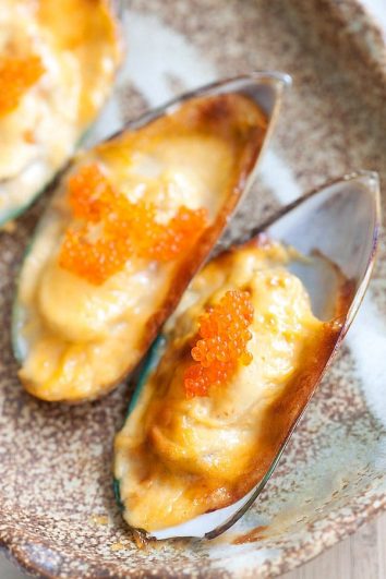 Cheese-Mayo Baked Mussels (Mussels Dynamite) - Rasa Malaysia