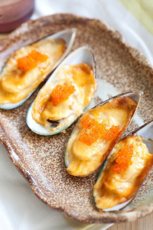 Cheese-Mayo Baked Mussels (Mussels Dynamite) - Rasa Malaysia