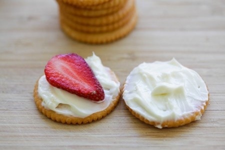 Strawberry Cheesecake RITZwich - Rasa Malaysia