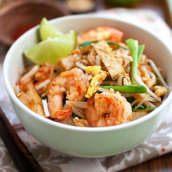 Pad See Ew (Pad Siew or Phat Si Io) - Rasa Malaysia