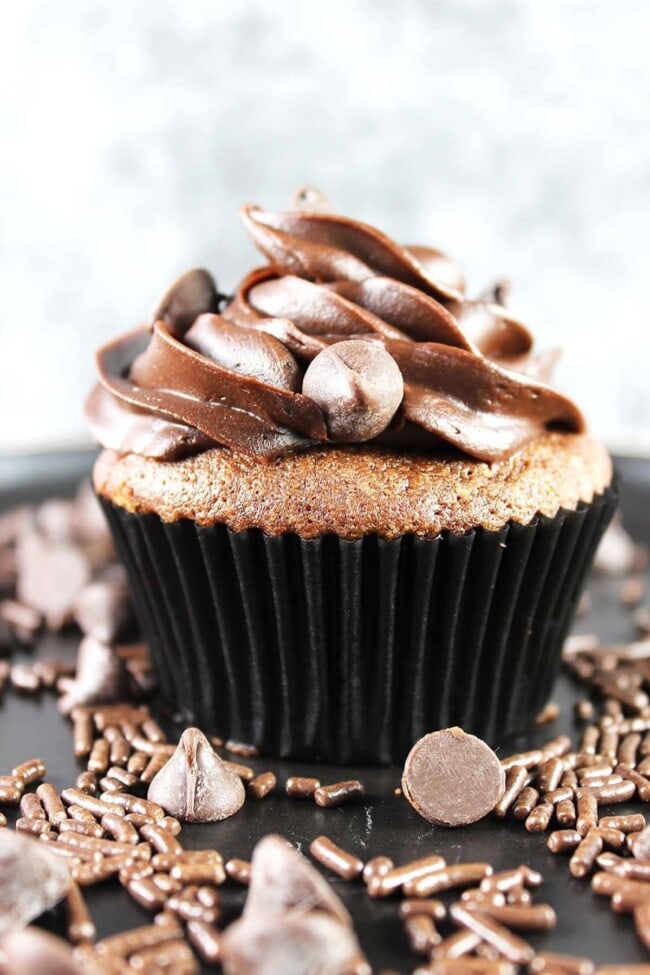 Chocolate Chip Cupcakes (with Ganache Frosting!) - Rasa Malaysia