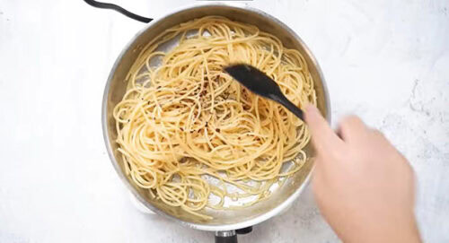 Easy Spaghetti (Cooked in 15 Mins) - Rasa Malaysia